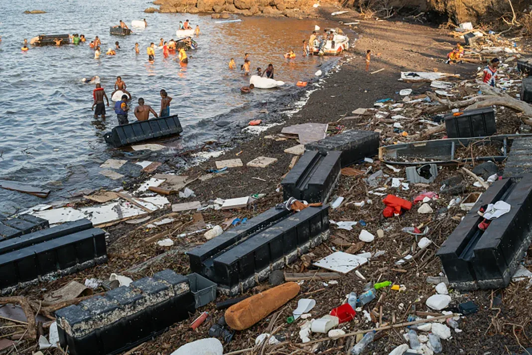 Pontons : 18 mois après Chido, les usagers de la mer réclament enfin ...